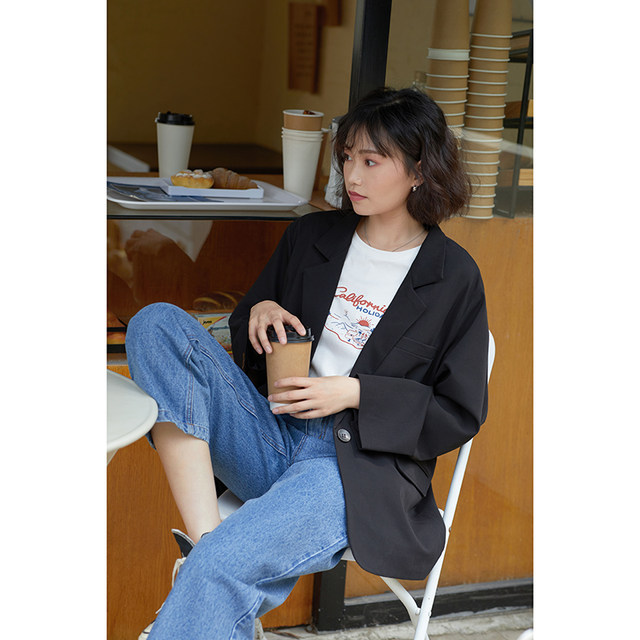 MISAZ California! Red and blue color retro print Pure white short ...