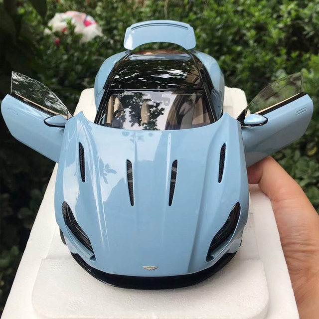 AUTOART 1:18 Aston Martin DB11 car model gift collection