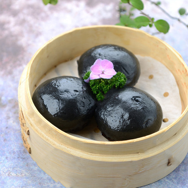 Black golden quicksand buns Cantonese-style morning tea Hong Kong-style ...