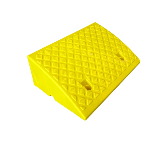 Step pad, slope pad, curb, roadside slope, plastic car climbing uphill ...