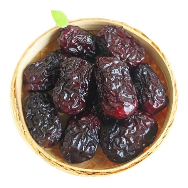 Three steamed and three sun-dried red dates, steamed dates ...