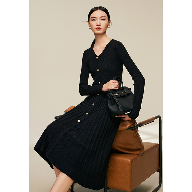 Black elegant wool V-neck dress MOFAN 2025 autumn and winter new ruffled A-line pleated skirt