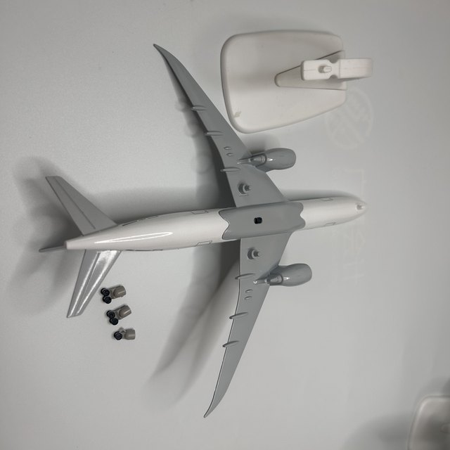 Boeing B787 Japan Airlines Japan Airlines with wheels and lights ...