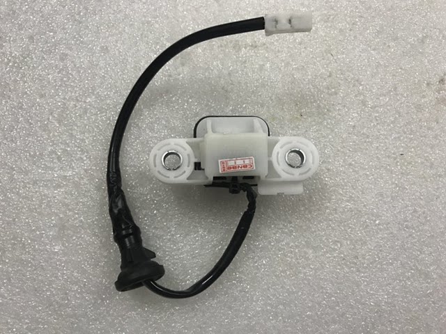 Suitable for Crown Reiz Camry trunk switch suitcase switch button 12 ...