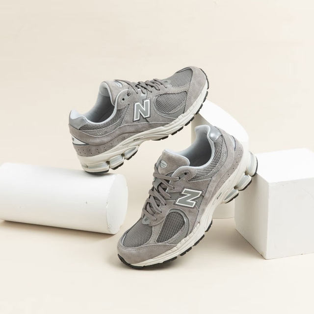 New Balance Men and Women's Retro American Casual Shoes NB 2002R Urban ...