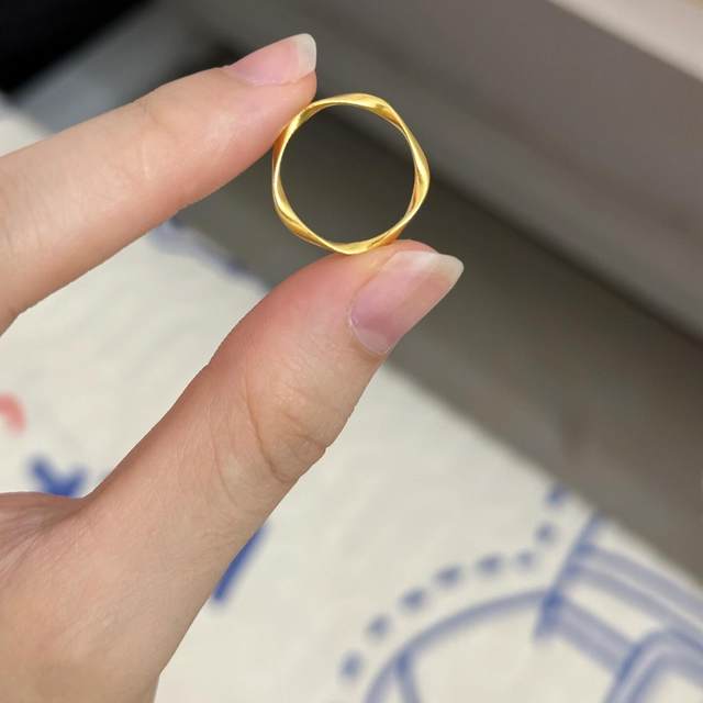 18K Gold Mobius Ring Simulation Golden Girls' Wave Waves Pattern Solid ...