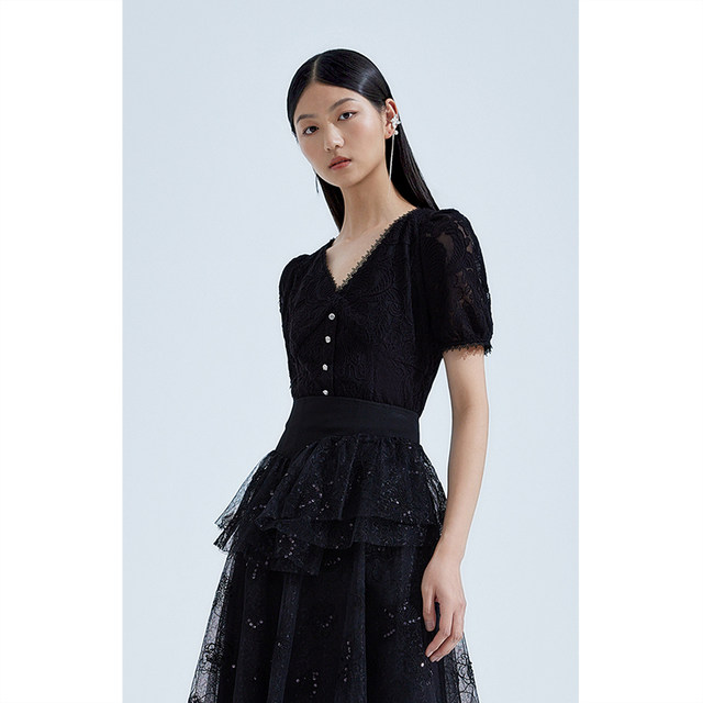 ochirly Oscilli water-soluble lace short-sleeved shirt for women's summer V-neck French short top