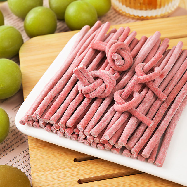 Sour plum bars, green plums, sour plums, and snacks are particularly ...