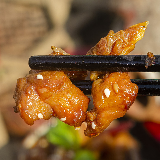 Sichuan spicy cold eaten rabbit diced Zigong specialty spicy vacuum ...