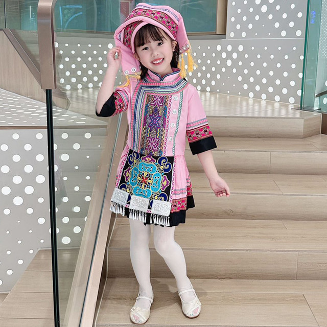 Guangxi March 3 ethnic costumes children and minority dance costumes girls Zhuang and Miao ...