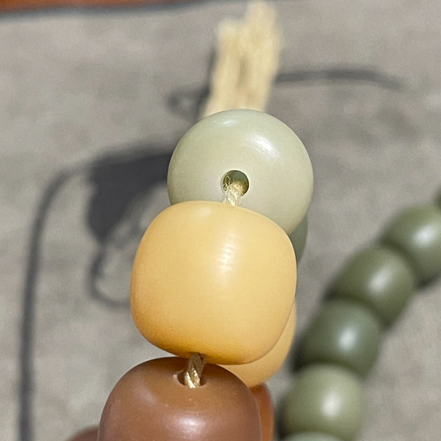 Collectible original white jade bodhi root hand-held bucket beads hand ...