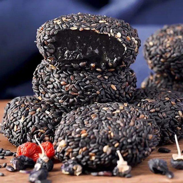 Five black hemp potato traditional black sesame pill glutinous rice ...