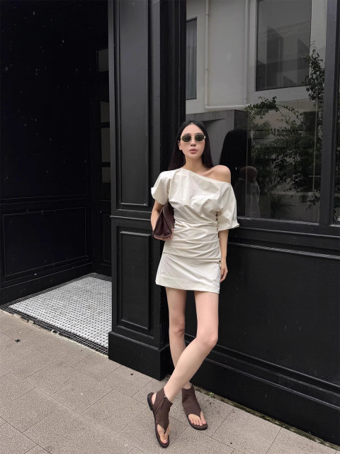 Zhou Miao ZHOUMIAO Art Exhibition Muse Skirt On White Off-shoulder Two ...