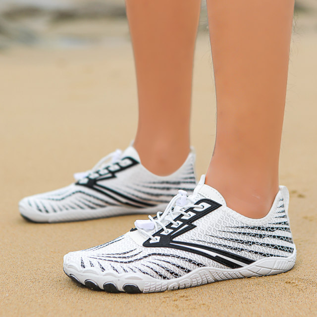 Summer breathable men's and women's beach shoes anti -seas rushing to ...