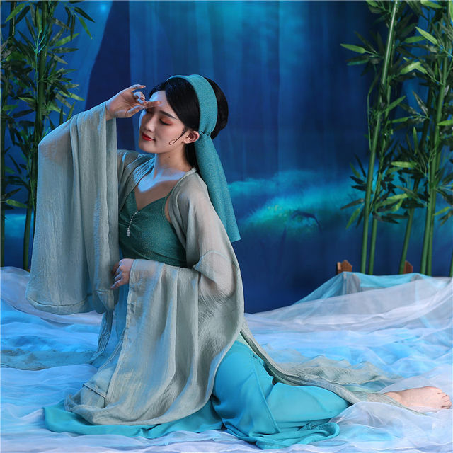 Little Chengzi's same Green Snake and White Snake dance performance ...