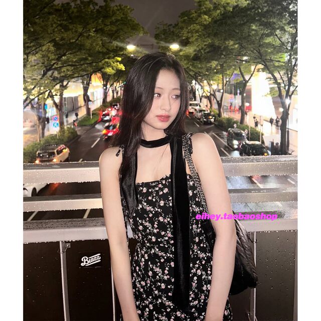 eihey hey Liu Zhimin Ye Shuhua same French sweet floral suspender dress ...
