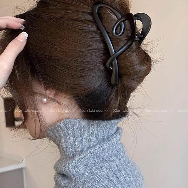 Temperament Love Grasp Clip Women's Back Hair Clip Advanced 2024 New ...