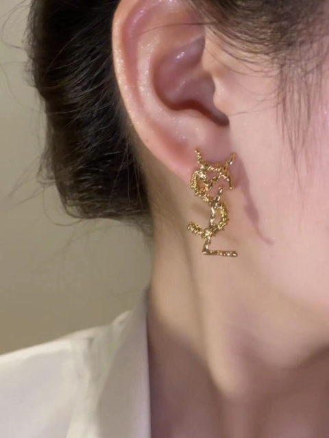 French retro exaggerated and atmospheric earrings for women light ...