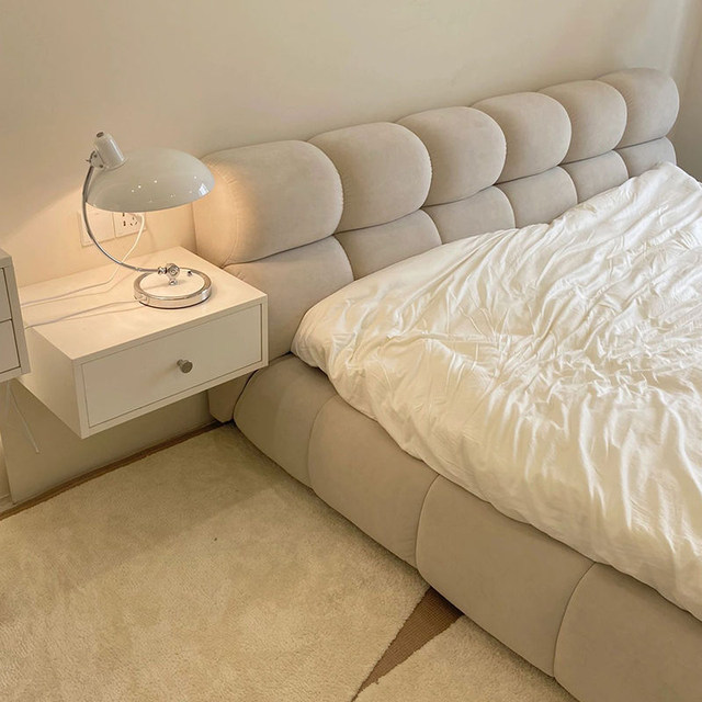 Modern and simple internet celebrity puff bed, cream style 1.8m master ...