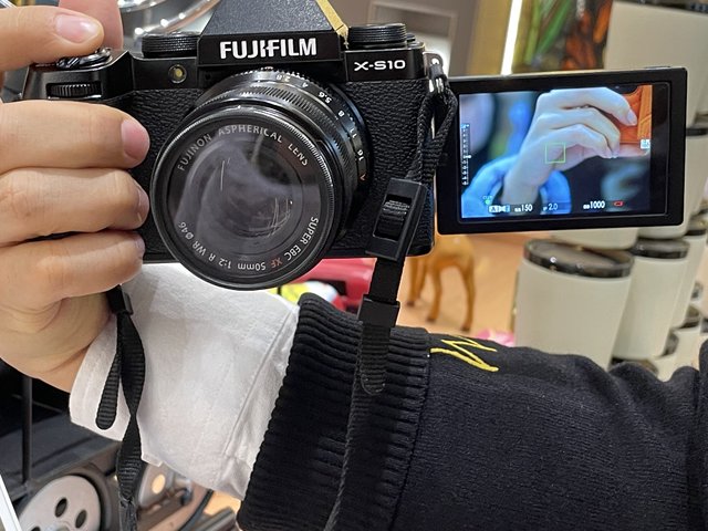 Rental Micro Single Camera Fuji X-S10-T0 XT4 XT30 XT5 XT3 X100V free deposit rental