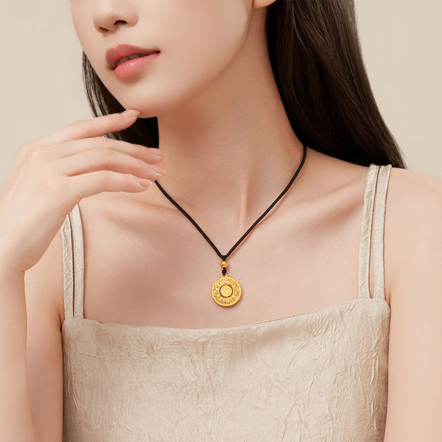 Chaohongji Zhenjin Hong Eight Treasure Compass Foot Gold Necklace ...