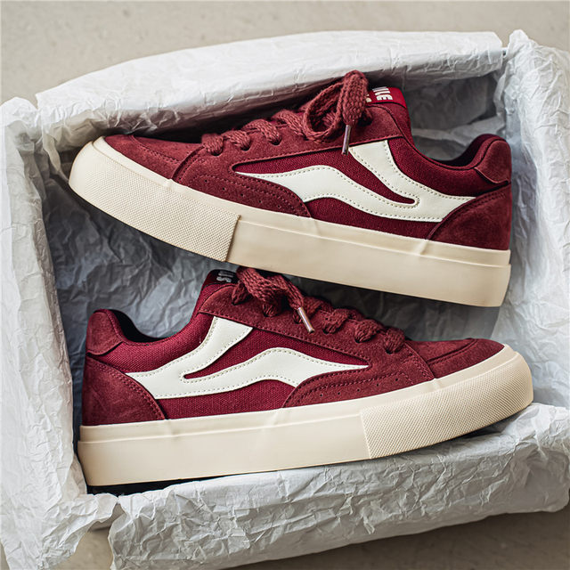 Canvas men's shoes in autumn and winter design niche and versatile ...