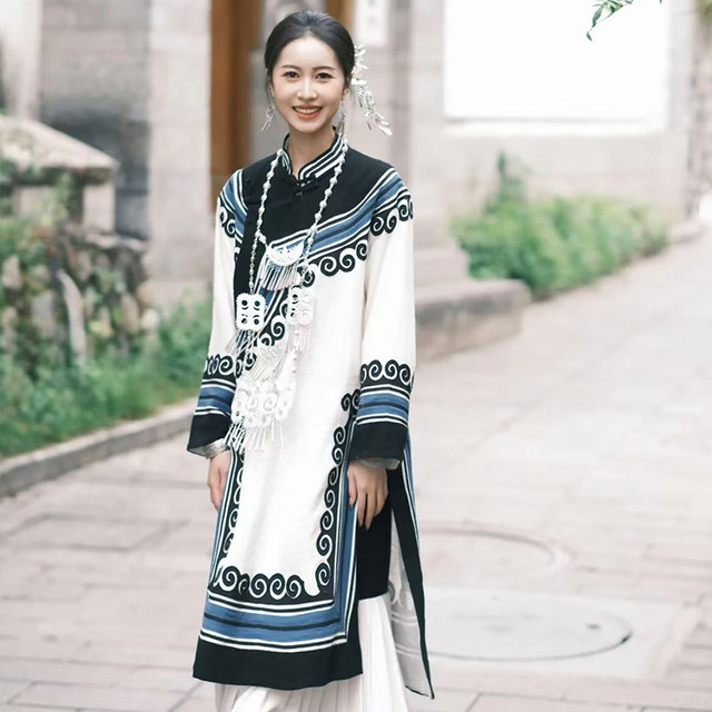 Sichuan Liangshan Yi clothing genuine cotton and linen embroidered ...