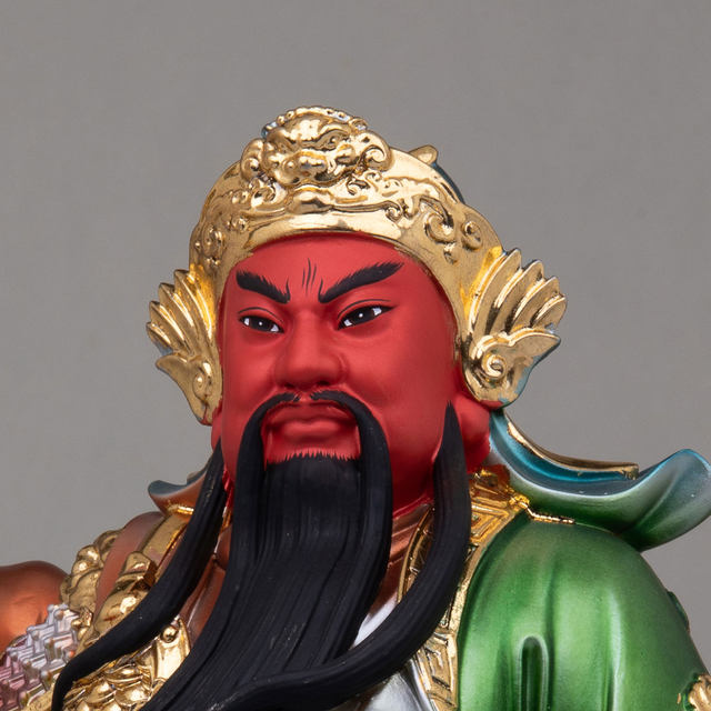 The statue of Guan Gong, the god of wealth and wealth in ordinary life ...