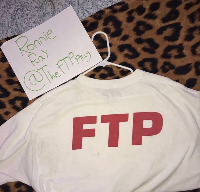 FTP red letters standard logo cotton short -sleeved T -shirt ...