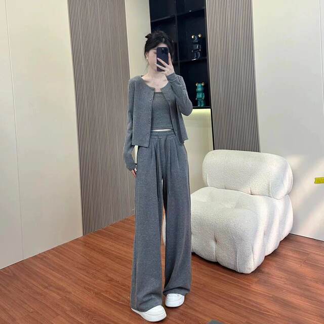 24 New Loose Lazy Lazy Wind and Steading Sports Casual Set