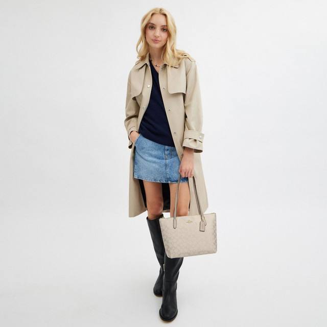 COACH/Coach Outlet Women's Fashion Classic Logo FIONA Series Small Tote ...