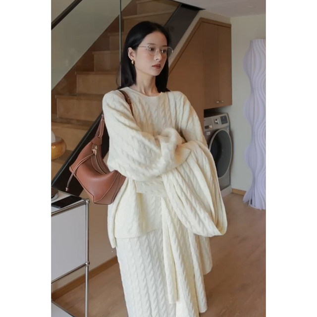 A complete set of tea-style outfits for winter, small fragrant sweaters ...