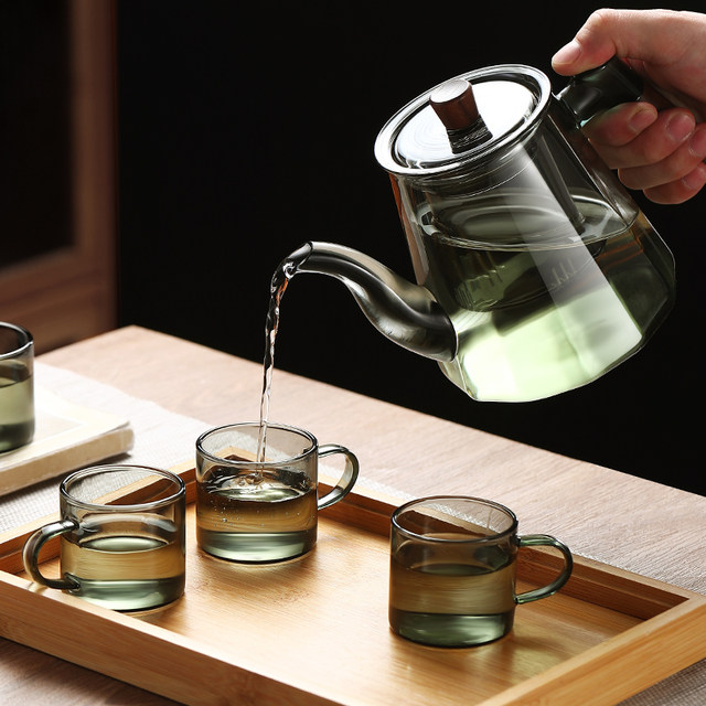 Tea bapping tea home tea is separated and boiled kettle thickened high ...