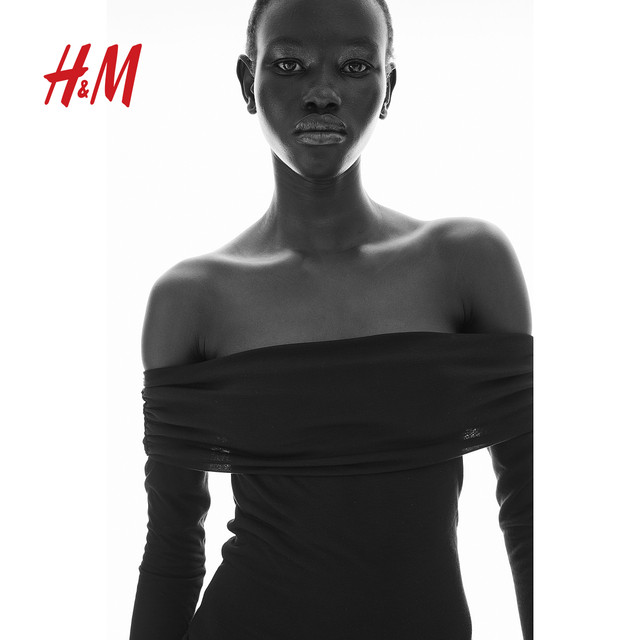 HM Women's Fall Perspective Off-Shoulder Top 1240081