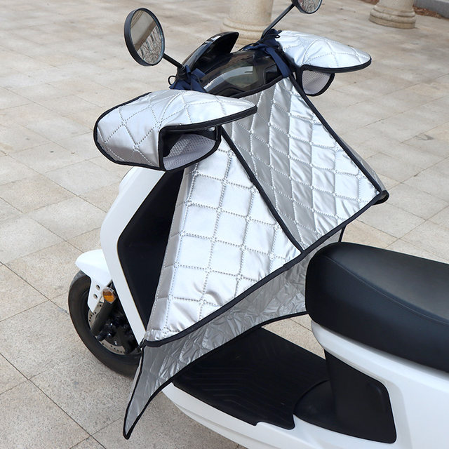 Electric battery motorcycle windshield is sunscreened by summer ...