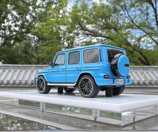 MOTORHELIX MH 1:64 Mercedes-Benz G63 AMG baby blue exclusive customized ...