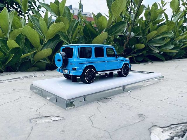 MOTORHELIX MH 1:64 Mercedes-Benz G63 AMG baby blue exclusive customized ...