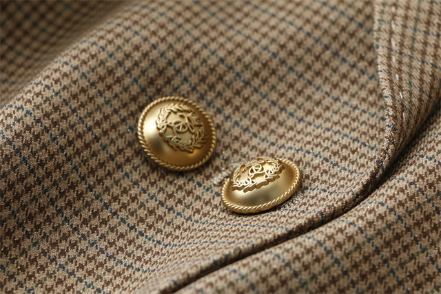 Representative of British style ~ Retro yarn-dyed houndstooth pattern inlaid with bright silk ...