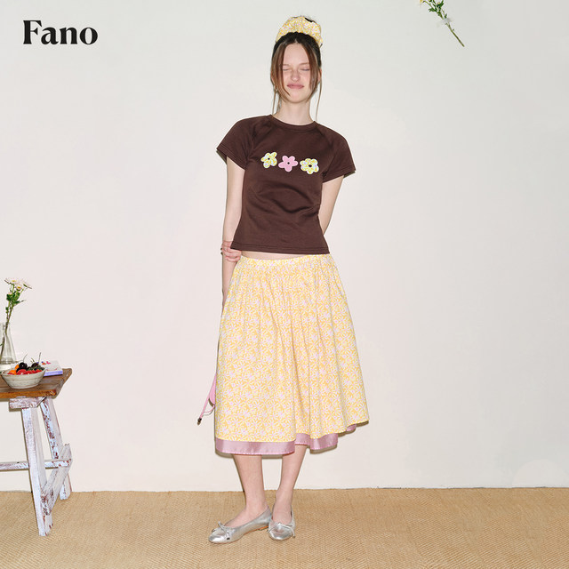 Fano niche design contrast color flower patch embroidered raglan sleeve ...