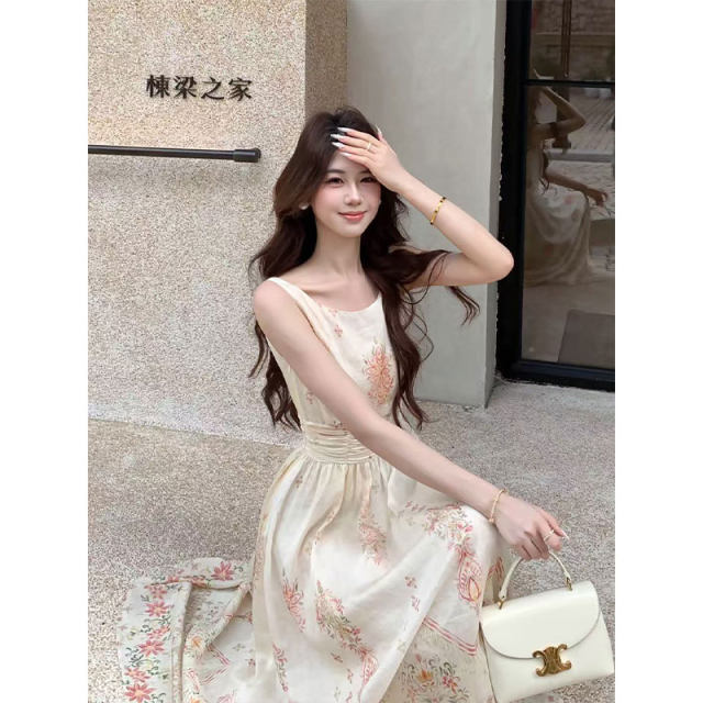 Muzi Li's 2025 summer new pastoral print sleeveless off-shoulder dress ...