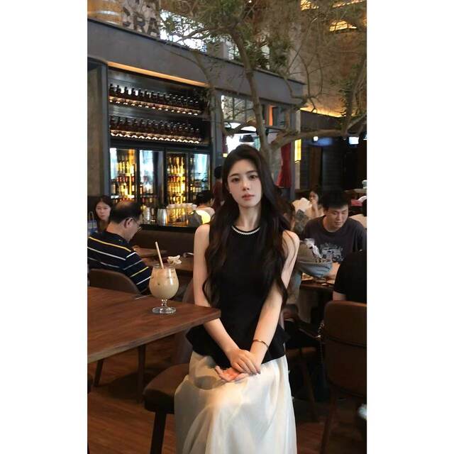 Muzi Li's Li 2025 new Chinese style black ruffled sleeveless top for ...