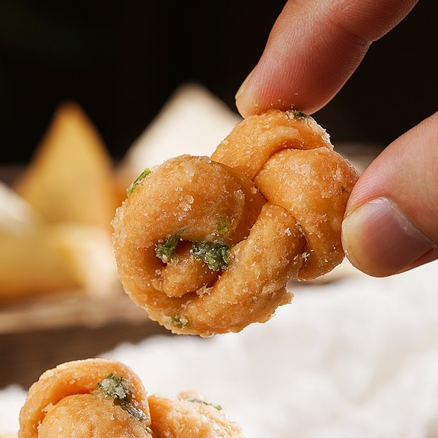 Salty scallions, small twists, salty Chaoshan snacks, snacks, sugar ...