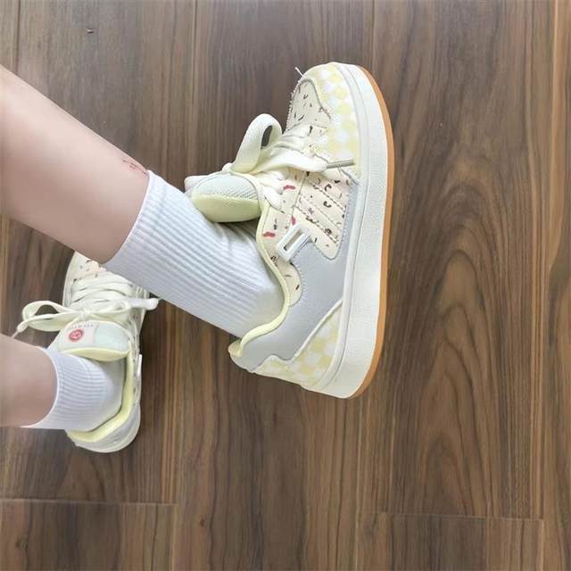 Niche Cranberry Color Bread Shoes for Women Ins Student White Shoes ...