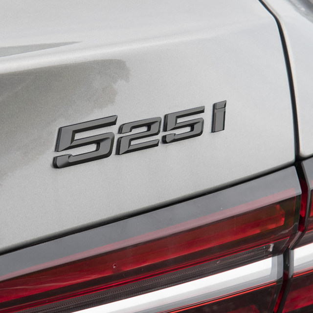 The new BMW 525Li 530Li car logo 520D 530E 525i 530i black tomato gray ...