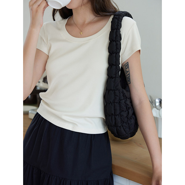 Misaz opening in summer! Cooling U -collar T -shirt elastic fabric ...