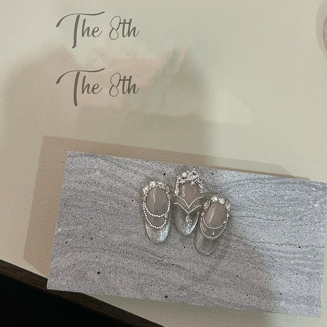 The 8th high-fidelity silver three-dimensional nail accessories ...