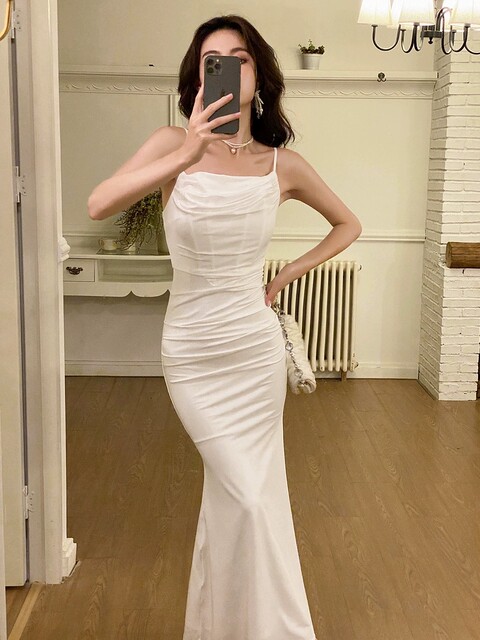 The heroine's date skirt * Kardashian fishtail suspender dress with ...