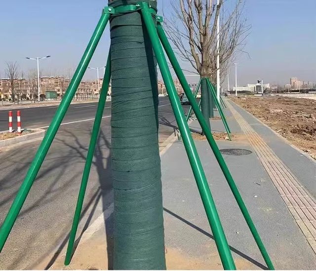 Joe Mu supports iron hug with galvanized steel pipe tree to support ...