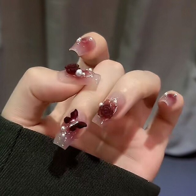 Twilight Mountain Tea wears nail drilling nails, blush, blush plum plum ...