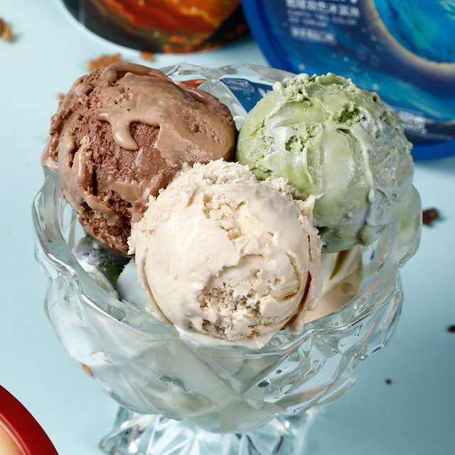 Eight Hippie Ice Cream Barrels 550g of Family Place of Vanilla Roman ...